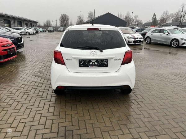 Balts Toyota Yaris 2016 Tauragė, ar dzinēja tilpumu 1.00 L un nobraukumu 219 tūkst. km par 5300 €, foto 10 vietnē AUTOMOTO.COM.LV