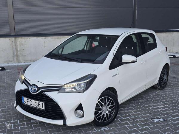 Balts Toyota Yaris 2016 Šauļi, ar dzinēja tilpumu 1.50 L un nobraukumu 300 tūkst. km par 5500 €, foto 1 vietnē AUTOMOTO.COM.LV