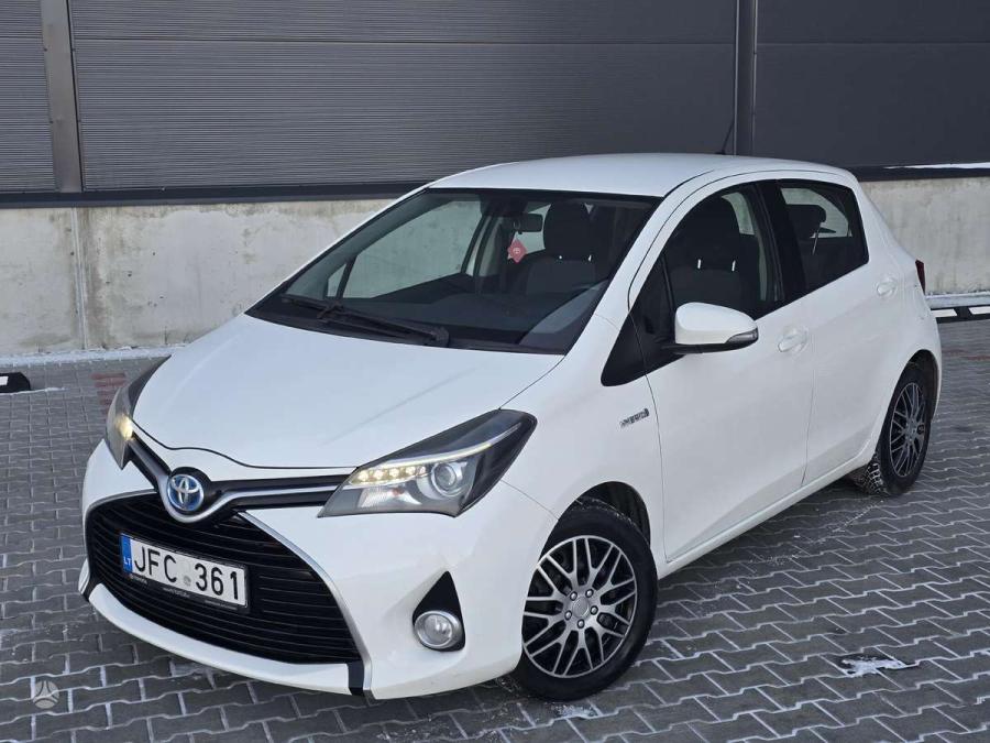 Balts Toyota Yaris 2016 Šauļi, ar dzinēja tilpumu 1.50 L un nobraukumu 300 tūkst. km par 5500 €, foto 1 vietnē AUTOMOTO.COM.LV
