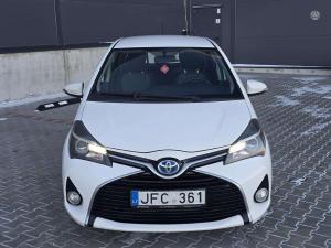 Balts Toyota Yaris 2016 Šauļi, ar dzinēja tilpumu 1.50 L un nobraukumu 300 tūkst. km par 5500 €, foto 2 vietnē AUTOMOTO.COM.LV