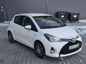 Balts Toyota Yaris 2016 Šauļi, ar dzinēja tilpumu 1.50 L un nobraukumu 300 tūkst. km par 5500 €, foto 3 vietnē AUTOMOTO.COM.LV