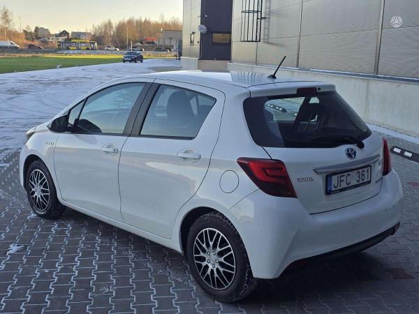 Balts Toyota Yaris 2016 Šauļi, ar dzinēja tilpumu 1.50 L un nobraukumu 300 tūkst. km par 5500 €, foto 6 vietnē AUTOMOTO.COM.LV