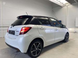 White Toyota Yaris 2016 in Radviliskis, with an engine capacity of 1.50 L and mileage of 222 thousand km for 8750 €, photo 3 on AUTOMOTO.COM.LV
