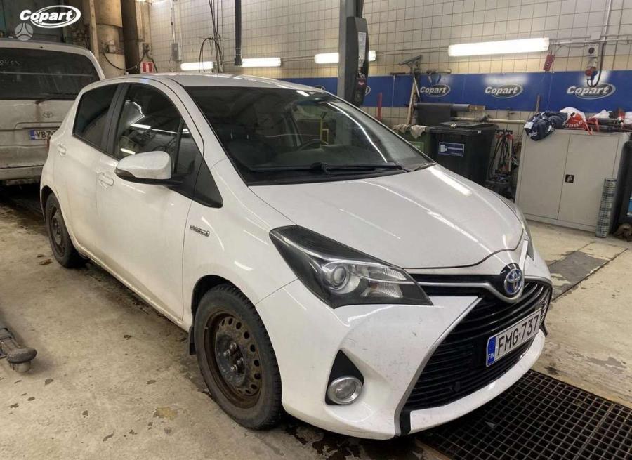 Balts Toyota Yaris 2016 Utena, ar dzinēja tilpumu 1.50 L un nobraukumu 253 tūkst. km par 5999 €, foto 1 vietnē AUTOMOTO.COM.LV