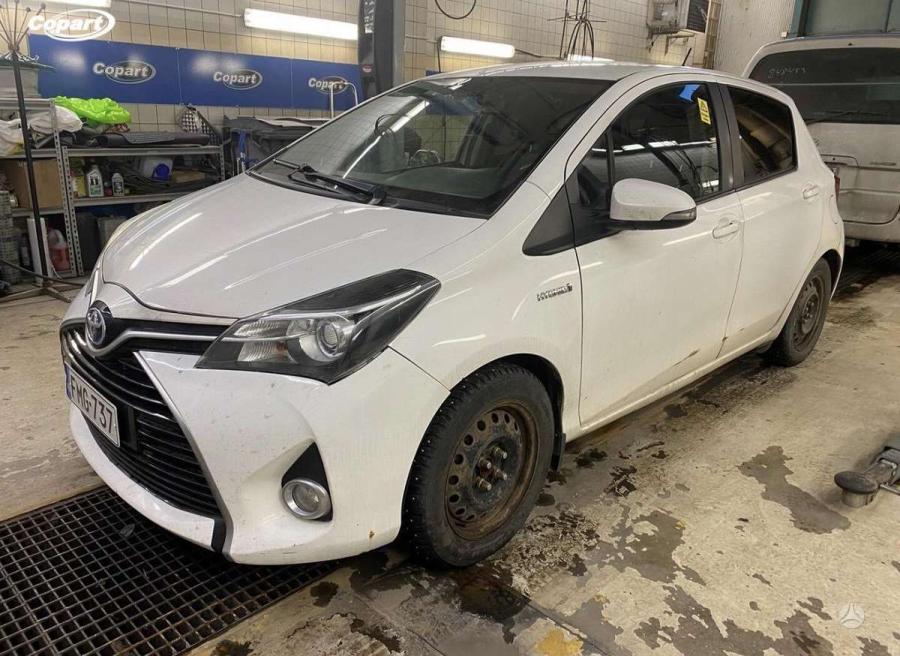 Balts Toyota Yaris 2016 Utena, ar dzinēja tilpumu 1.50 L un nobraukumu 253 tūkst. km par 5999 €, foto 2 vietnē AUTOMOTO.COM.LV