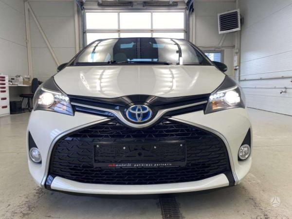 Balts Toyota Yaris 2016 Radviliškis, ar dzinēja tilpumu 1.50 L un nobraukumu 222 tūkst. km par 8550 €, foto 5 vietnē AUTOMOTO.COM.LV
