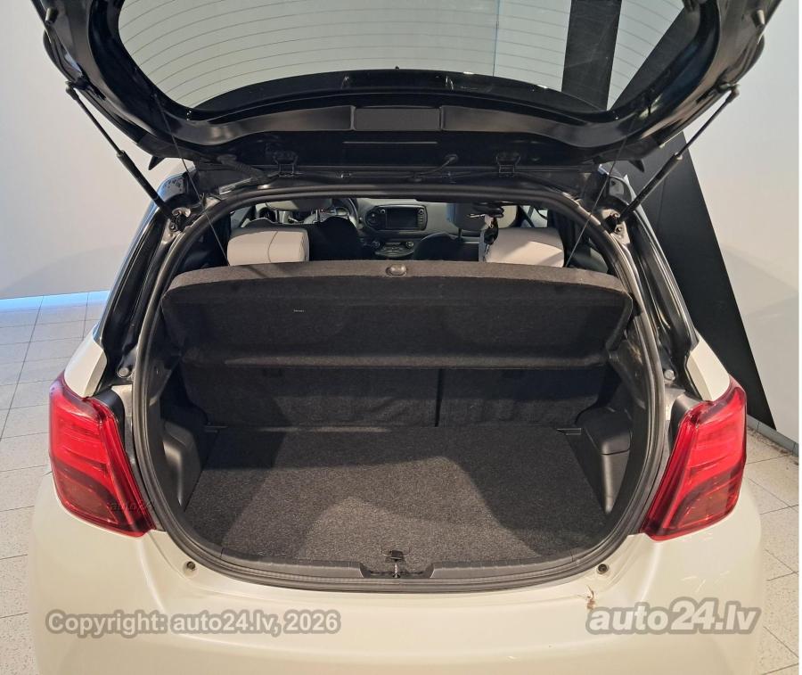Balts Toyota Yaris 2016 Narva, ar dzinēja tilpumu 1.50 L un nobraukumu 92 tūkst. km par 10200 €, foto 8 vietnē AUTOMOTO.COM.LV