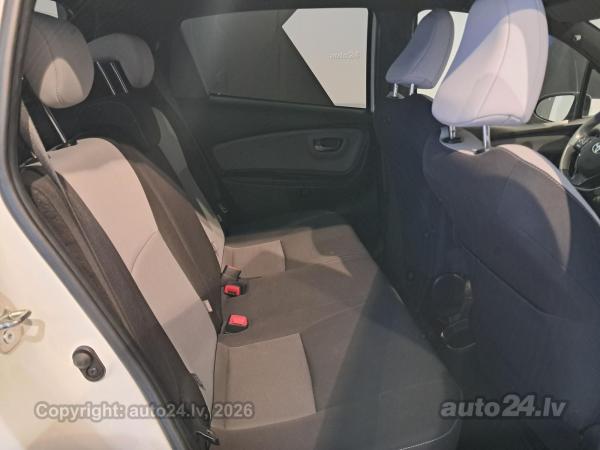 Balts Toyota Yaris 2016 Narva, ar dzinēja tilpumu 1.50 L un nobraukumu 92 tūkst. km par 10200 €, foto 8 vietnē AUTOMOTO.COM.LV