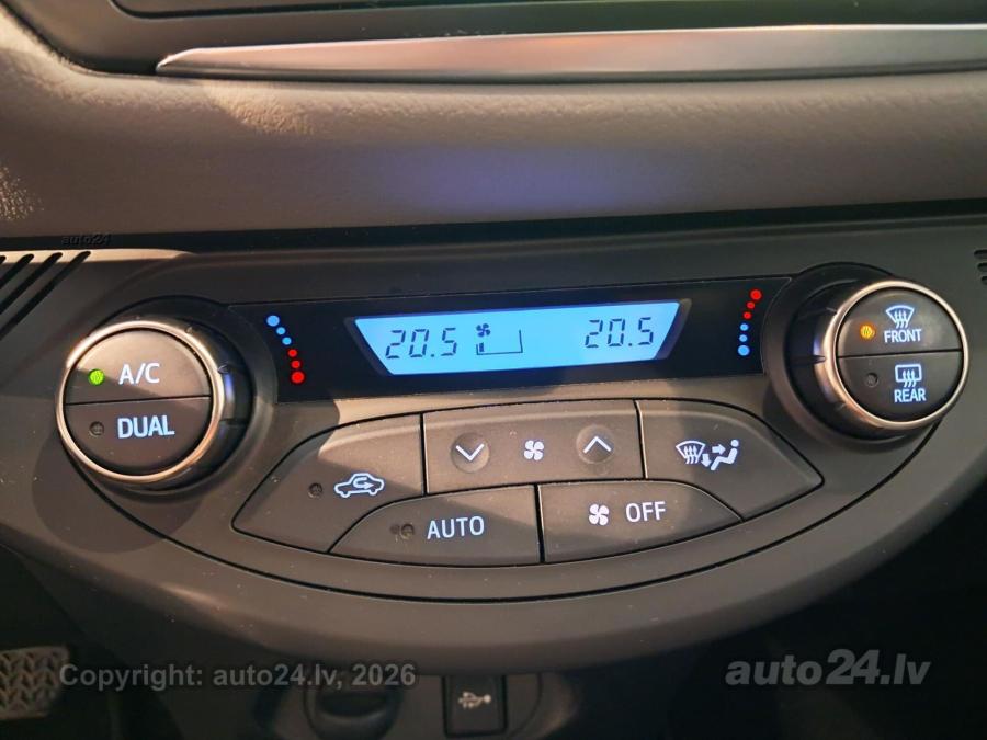 Balts Toyota Yaris 2016 Narva, ar dzinēja tilpumu 1.50 L un nobraukumu 92 tūkst. km par 10200 €, foto 14 vietnē AUTOMOTO.COM.LV