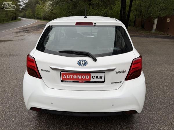 White Toyota Yaris 2016 in Vilnius, with an engine capacity of 1.50 L and mileage of 134 thousand km for 10300 €, photo 7 on AUTOMOTO.COM.LV
