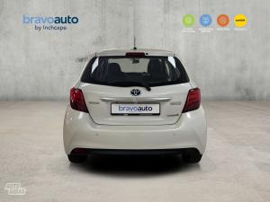 Balts Toyota Yaris 2016 Viļņa, ar dzinēja tilpumu 1.50 L un nobraukumu 90 tūkst. km par 11000 €, foto 5 vietnē AUTOMOTO.COM.LV