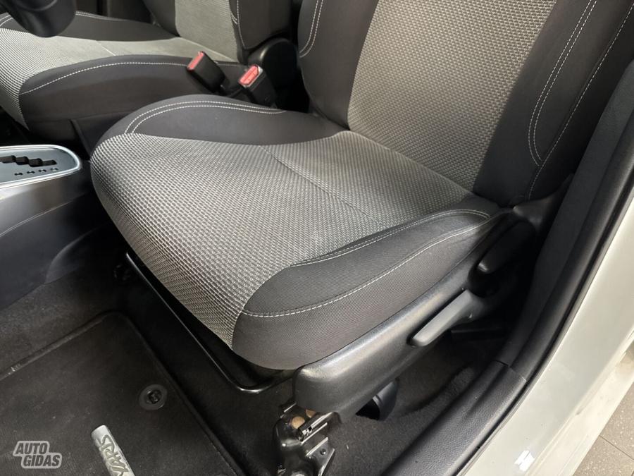 Balts Toyota Yaris 2016 Viļņa, ar dzinēja tilpumu 1.50 L un nobraukumu 90 tūkst. km par 11000 €, foto 12 vietnē AUTOMOTO.COM.LV