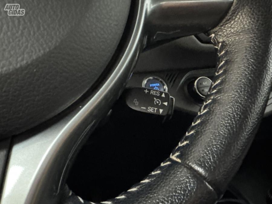 Balts Toyota Yaris 2016 Viļņa, ar dzinēja tilpumu 1.50 L un nobraukumu 90 tūkst. km par 11000 €, foto 17 vietnē AUTOMOTO.COM.LV