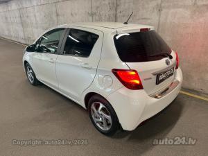 Balts Toyota Yaris 2016 Tallina, ar dzinēja tilpumu 1.50 L un nobraukumu 96 tūkst. km par 10995 €, foto 5 vietnē AUTOMOTO.COM.LV