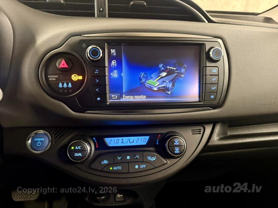 Balts Toyota Yaris 2016 Tallina, ar dzinēja tilpumu 1.50 L un nobraukumu 96 tūkst. km par 10995 €, foto 9 vietnē AUTOMOTO.COM.LV