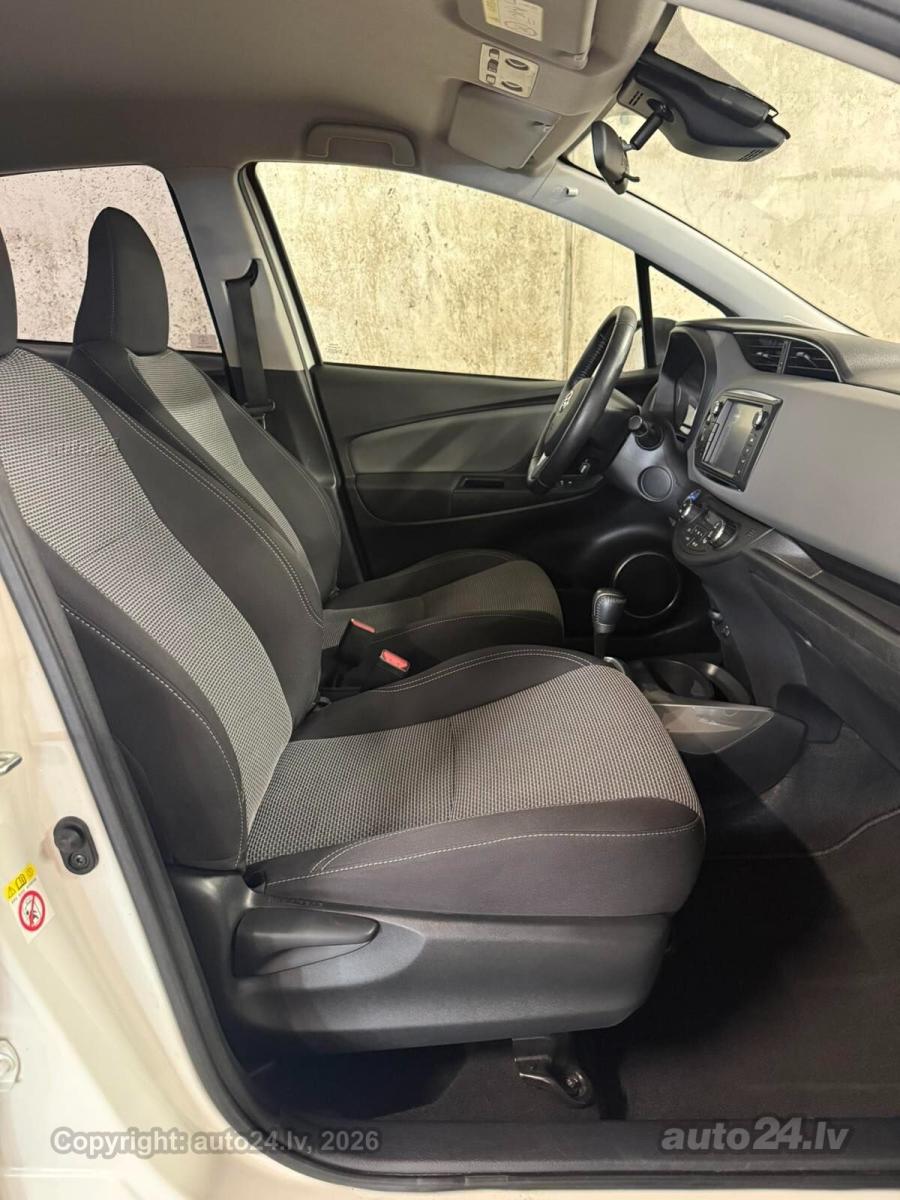 Balts Toyota Yaris 2016 Tallina, ar dzinēja tilpumu 1.50 L un nobraukumu 96 tūkst. km par 10995 €, foto 15 vietnē AUTOMOTO.COM.LV