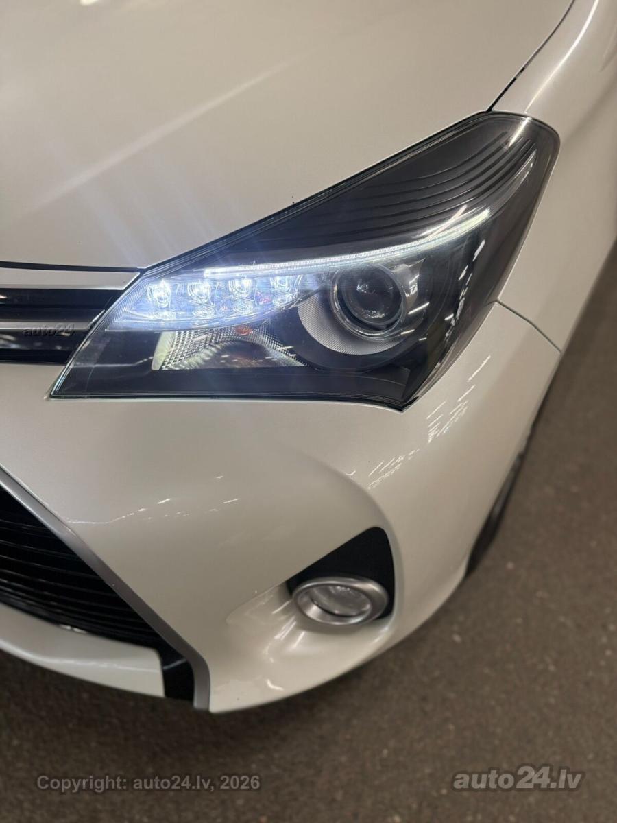 Balts Toyota Yaris 2016 Tallina, ar dzinēja tilpumu 1.50 L un nobraukumu 96 tūkst. km par 10995 €, foto 19 vietnē AUTOMOTO.COM.LV