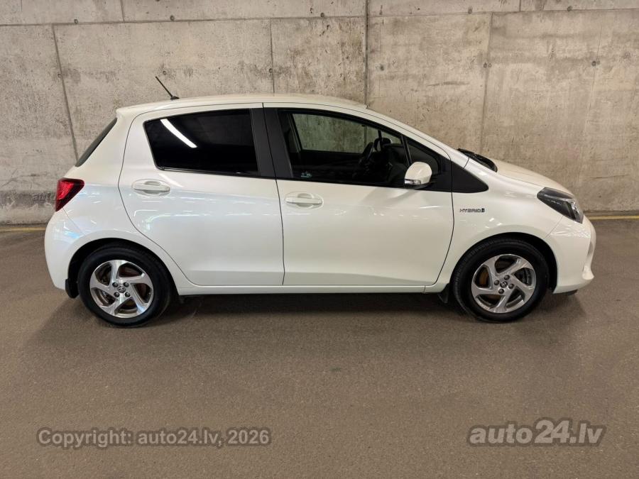 Balts Toyota Yaris 2016 Tallina, ar dzinēja tilpumu 1.50 L un nobraukumu 96 tūkst. km par 10995 €, foto 20 vietnē AUTOMOTO.COM.LV