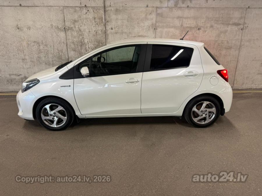 Balts Toyota Yaris 2016 Tallina, ar dzinēja tilpumu 1.50 L un nobraukumu 96 tūkst. km par 10995 €, foto 21 vietnē AUTOMOTO.COM.LV