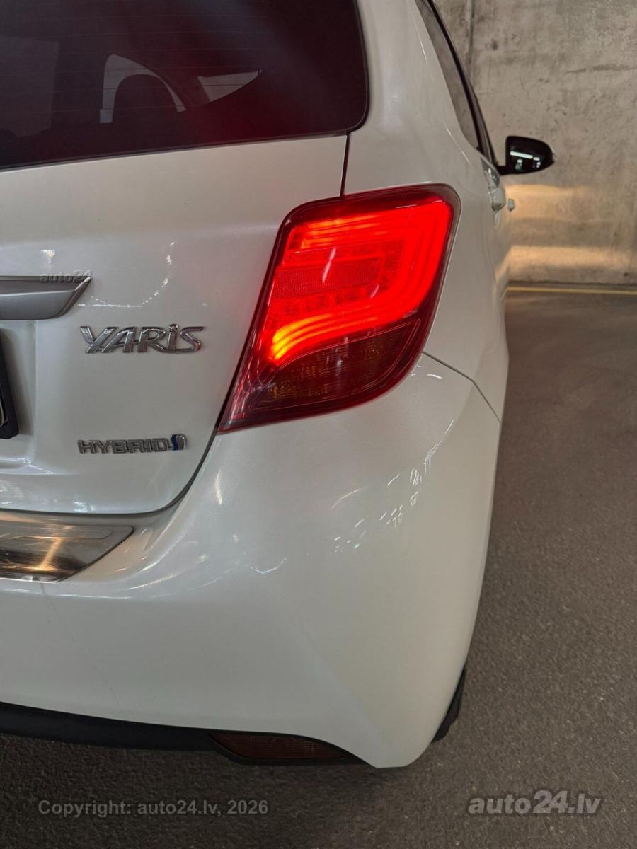 Balts Toyota Yaris 2016 Tallina, ar dzinēja tilpumu 1.50 L un nobraukumu 96 tūkst. km par 10995 €, foto 23 vietnē AUTOMOTO.COM.LV