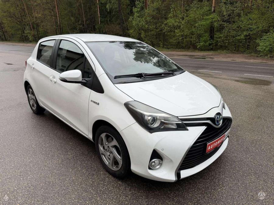 Balts Toyota Yaris 2016 Viļņa, ar dzinēja tilpumu 1.50 L un nobraukumu 134 tūkst. km par 9900 €, foto 1 vietnē AUTOMOTO.COM.LV