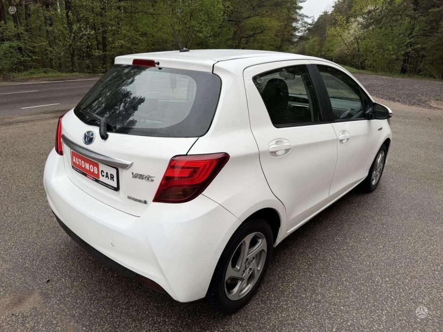 Balts Toyota Yaris 2016 Viļņa, ar dzinēja tilpumu 1.50 L un nobraukumu 134 tūkst. km par 9900 €, foto 5 vietnē AUTOMOTO.COM.LV