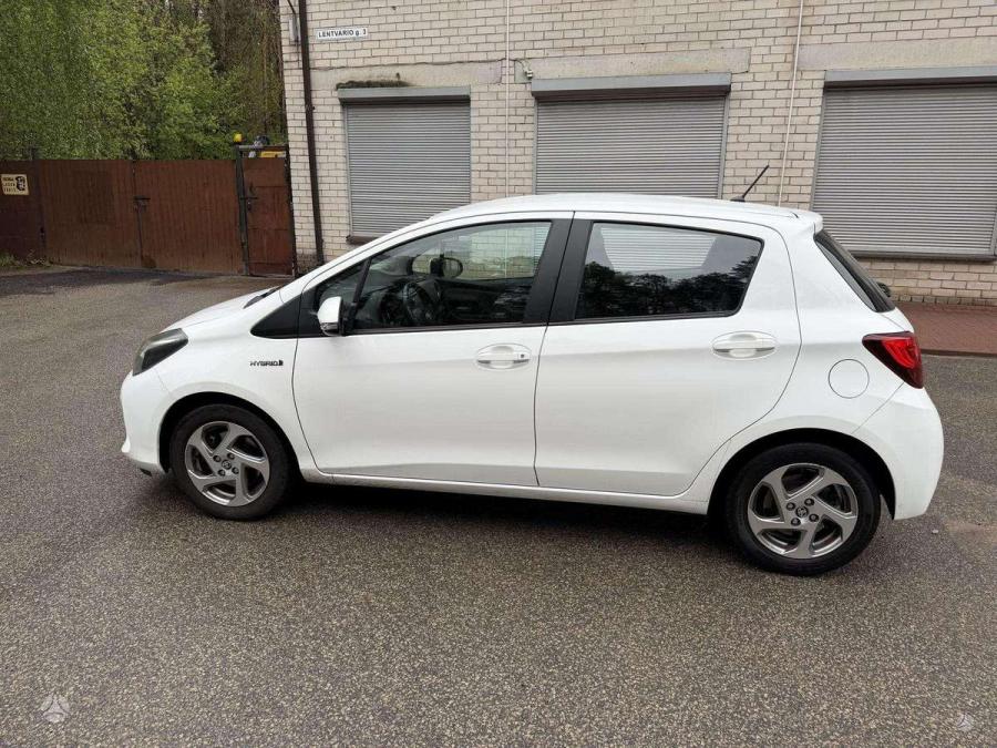 Balts Toyota Yaris 2016 Viļņa, ar dzinēja tilpumu 1.50 L un nobraukumu 134 tūkst. km par 9900 €, foto 11 vietnē AUTOMOTO.COM.LV