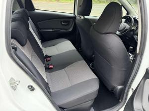 Balts Toyota Yaris 2016 Viļņa, ar dzinēja tilpumu 1.50 L un nobraukumu 134 tūkst. km par 9900 €, foto 12 vietnē AUTOMOTO.COM.LV