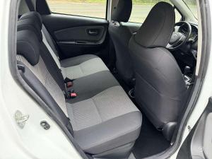 Balts Toyota Yaris 2016 Viļņa, ar dzinēja tilpumu 1.50 L un nobraukumu 134 tūkst. km par 9900 €, foto 13 vietnē AUTOMOTO.COM.LV