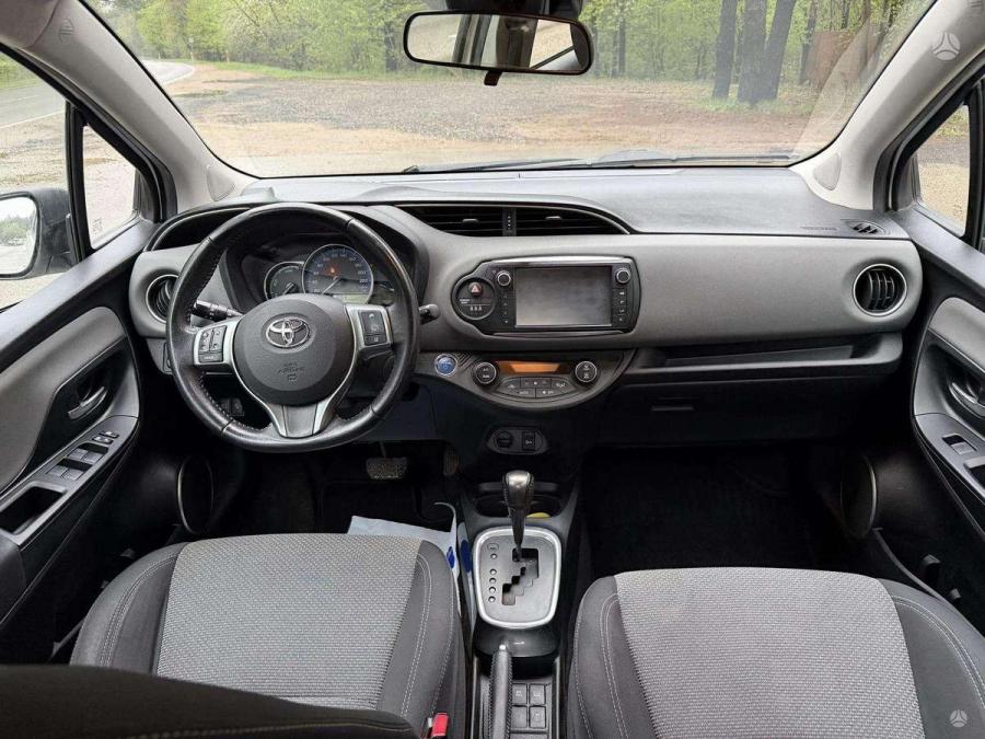 Balts Toyota Yaris 2016 Viļņa, ar dzinēja tilpumu 1.50 L un nobraukumu 134 tūkst. km par 9900 €, foto 15 vietnē AUTOMOTO.COM.LV