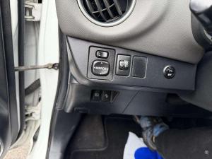 Balts Toyota Yaris 2016 Viļņa, ar dzinēja tilpumu 1.50 L un nobraukumu 134 tūkst. km par 9900 €, foto 28 vietnē AUTOMOTO.COM.LV