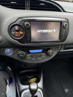Balts Toyota Yaris 2016 Viļņa, ar dzinēja tilpumu 1.50 L un nobraukumu 134 tūkst. km par 9900 €, foto 30 vietnē AUTOMOTO.COM.LV