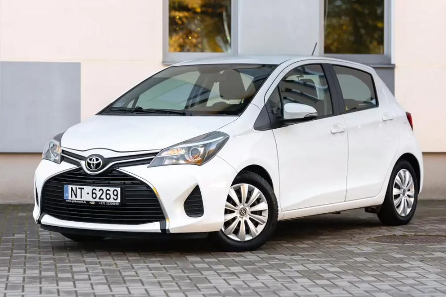 Balts Toyota Yaris 2016 Jelgava, ar dzinēja tilpumu 1.00 L un nobraukumu 203 tūkst. km par 5900 €, foto 1 vietnē AUTOMOTO.COM.LV