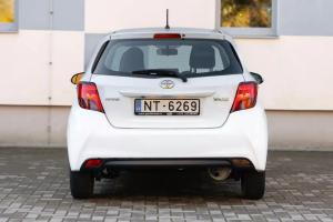 Balts Toyota Yaris 2016 Jelgava, ar dzinēja tilpumu 1.00 L un nobraukumu 203 tūkst. km par 5900 €, foto 7 vietnē AUTOMOTO.COM.LV