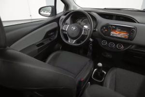 Balts Toyota Yaris 2016 Jelgava, ar dzinēja tilpumu 1.00 L un nobraukumu 203 tūkst. km par 5900 €, foto 8 vietnē AUTOMOTO.COM.LV