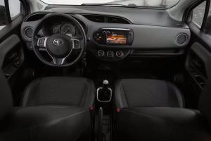Balts Toyota Yaris 2016 Jelgava, ar dzinēja tilpumu 1.00 L un nobraukumu 203 tūkst. km par 5900 €, foto 9 vietnē AUTOMOTO.COM.LV