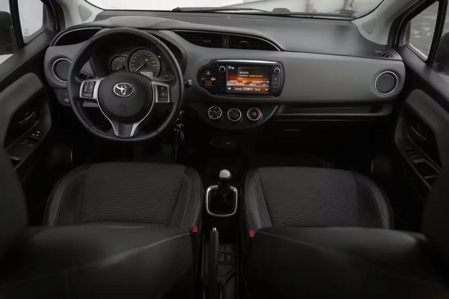 Balts Toyota Yaris 2016 Jelgava, ar dzinēja tilpumu 1.00 L un nobraukumu 203 tūkst. km par 5900 €, foto 9 vietnē AUTOMOTO.COM.LV
