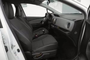Balts Toyota Yaris 2016 Jelgava, ar dzinēja tilpumu 1.00 L un nobraukumu 203 tūkst. km par 5900 €, foto 13 vietnē AUTOMOTO.COM.LV