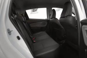 Balts Toyota Yaris 2016 Jelgava, ar dzinēja tilpumu 1.00 L un nobraukumu 203 tūkst. km par 5900 €, foto 16 vietnē AUTOMOTO.COM.LV