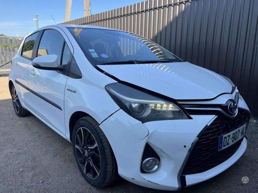 Balts Toyota Yaris 2016 Kauņa, ar dzinēja tilpumu 1.50 L un nobraukumu 153 tūkst. km par 5350 €, foto 4 vietnē AUTOMOTO.COM.LV