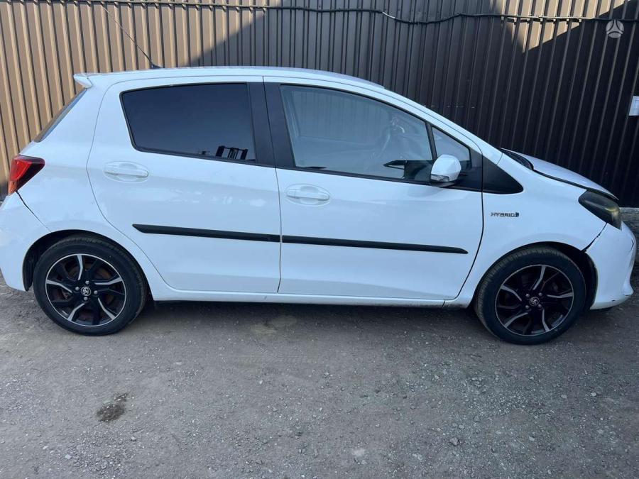 Balts Toyota Yaris 2016 Kauņa, ar dzinēja tilpumu 1.50 L un nobraukumu 153 tūkst. km par 5350 €, foto 6 vietnē AUTOMOTO.COM.LV
