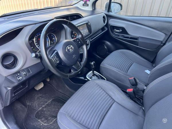 Balts Toyota Yaris 2016 Kauņa, ar dzinēja tilpumu 1.50 L un nobraukumu 153 tūkst. km par 5350 €, foto 9 vietnē AUTOMOTO.COM.LV