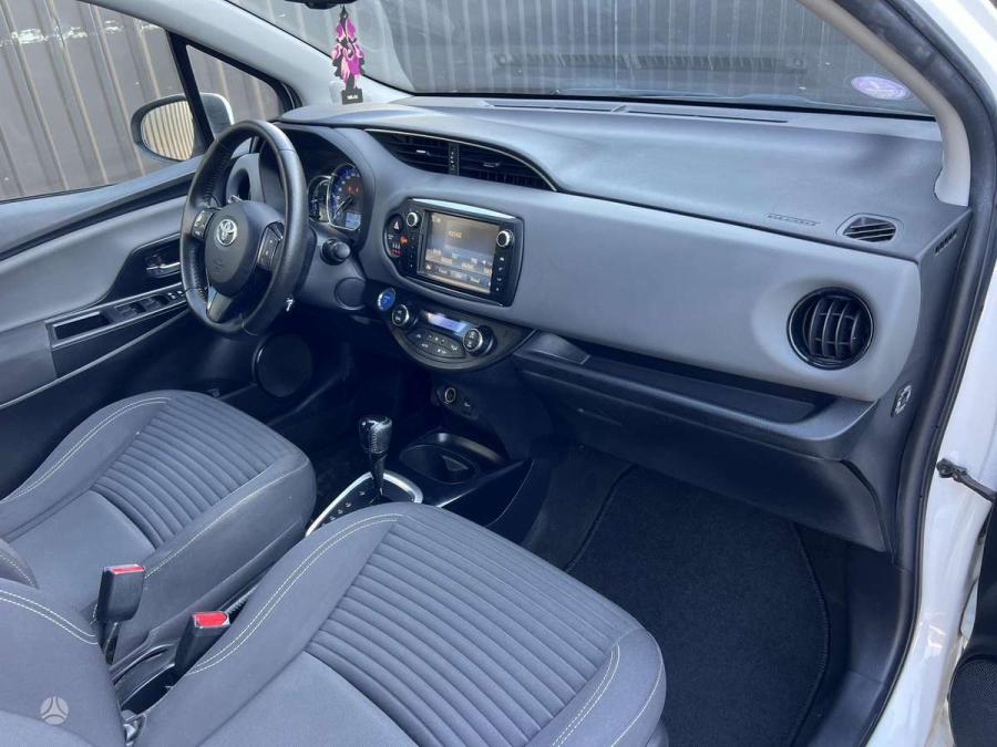 Balts Toyota Yaris 2016 Kauņa, ar dzinēja tilpumu 1.50 L un nobraukumu 153 tūkst. km par 5350 €, foto 11 vietnē AUTOMOTO.COM.LV