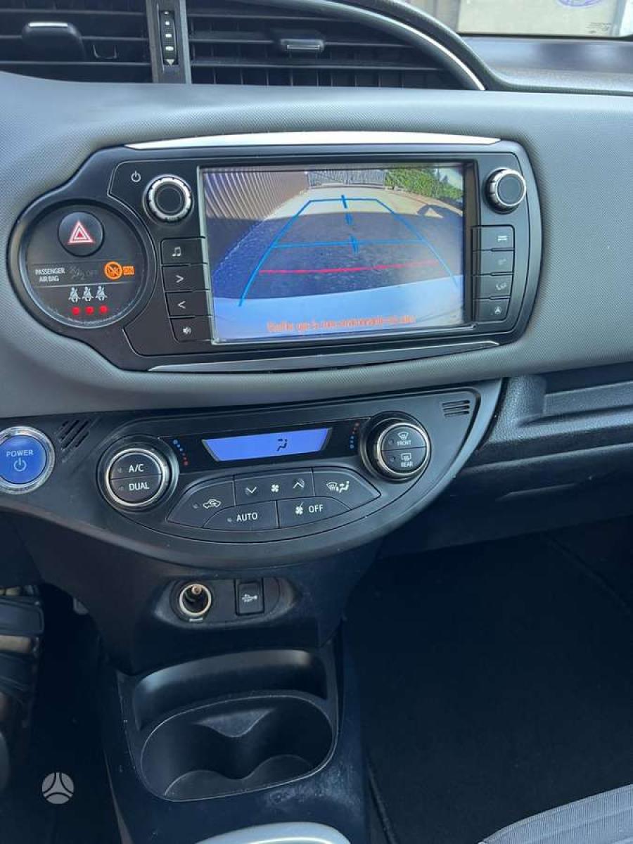 Balts Toyota Yaris 2016 Kauņa, ar dzinēja tilpumu 1.50 L un nobraukumu 153 tūkst. km par 5350 €, foto 12 vietnē AUTOMOTO.COM.LV