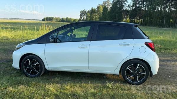 Balts Toyota Yaris 2016 Rīga, ar dzinēja tilpumu 1.30 L un nobraukumu 152 tūkst. km par 9200 €, foto 3 vietnē AUTOMOTO.COM.LV