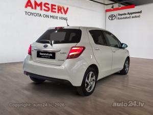 Balts Toyota Yaris 2016 Tallina, ar dzinēja tilpumu 1.50 L un nobraukumu 69 tūkst. km par 11490 €, foto 3 vietnē AUTOMOTO.COM.LV