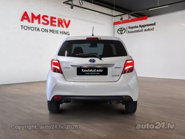 White Toyota Yaris 2016 in Tallinn, with an engine capacity of 1.50 L and mileage of 69 thousand km for 11490 €, photo 5 on AUTOMOTO.COM.LV