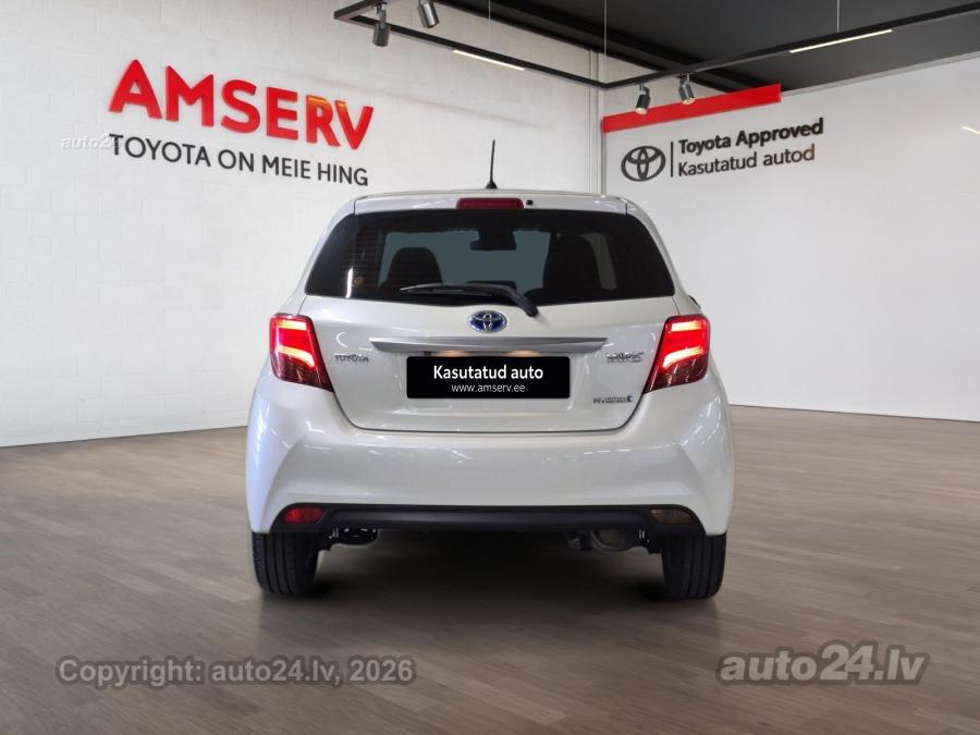 Balts Toyota Yaris 2016 Tallina, ar dzinēja tilpumu 1.50 L un nobraukumu 69 tūkst. km par 11490 €, foto 5 vietnē AUTOMOTO.COM.LV