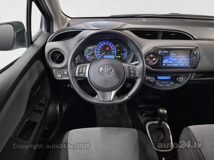 Balts Toyota Yaris 2016 Tallina, ar dzinēja tilpumu 1.50 L un nobraukumu 69 tūkst. km par 11490 €, foto 10 vietnē AUTOMOTO.COM.LV