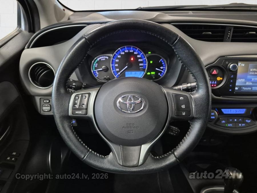 Balts Toyota Yaris 2016 Tallina, ar dzinēja tilpumu 1.50 L un nobraukumu 69 tūkst. km par 11490 €, foto 13 vietnē AUTOMOTO.COM.LV